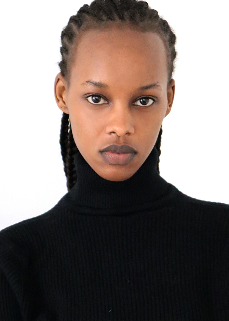 Claire | Select Paris | Select Model Management