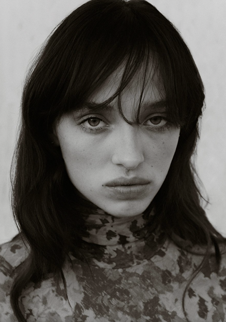 Mary Glaister | Women | Select Paris | Select Model Management