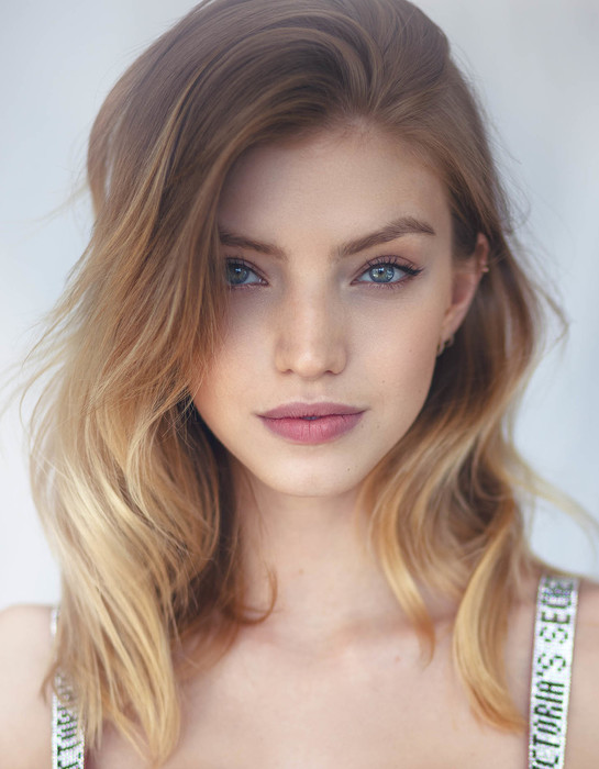 Niamh Adkins - Portfolio | Model Link